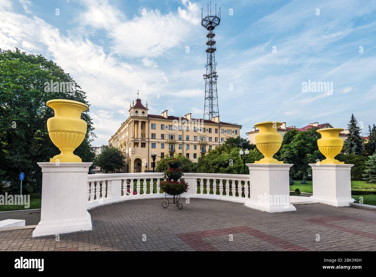 Yellow Columns High Resolution Stock Photography and Images - Alamy