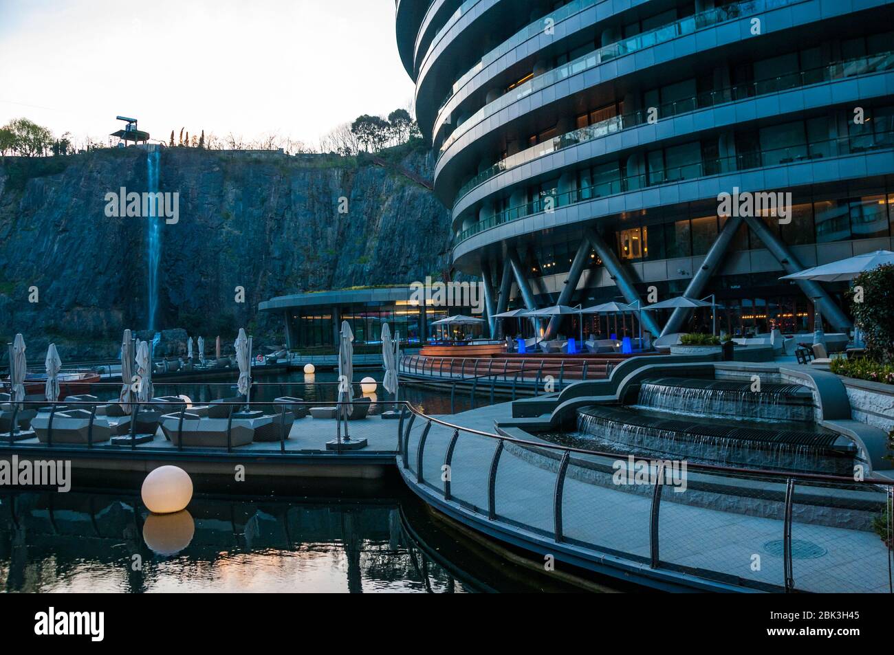 Viewing platform at the Intercontinental Shanghai Wonderland a ...