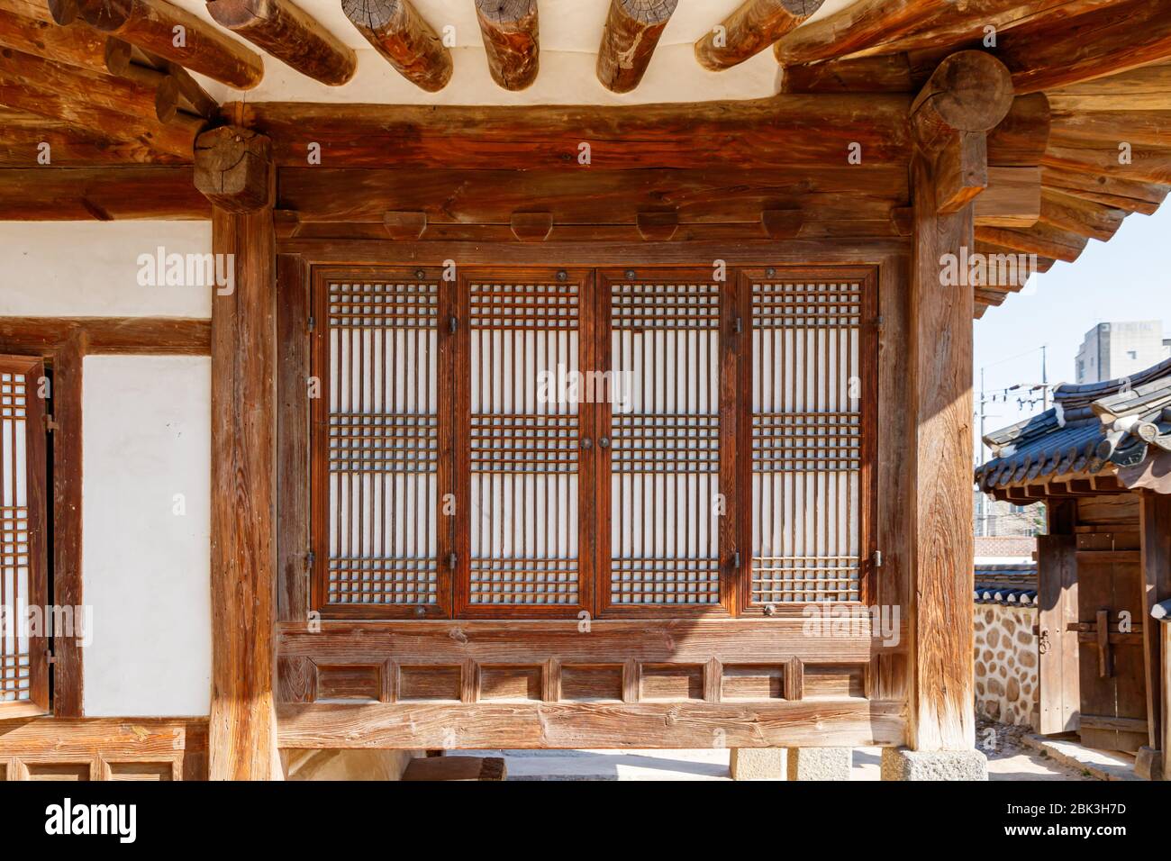 Traditional window of Hanok. Korean traditional window or Door Stock ...