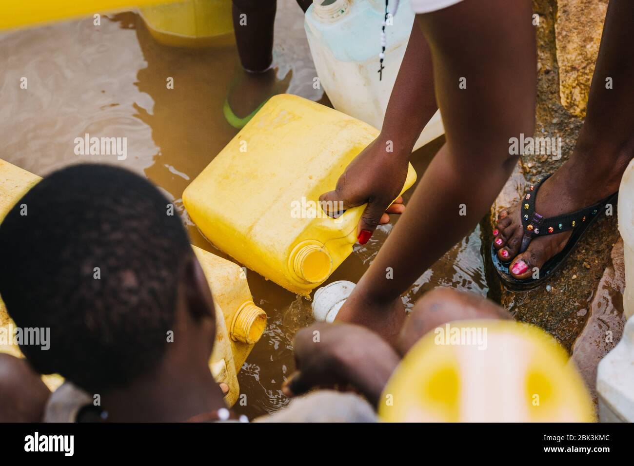 Poor people africa water hi-res stock photography and images - Alamy