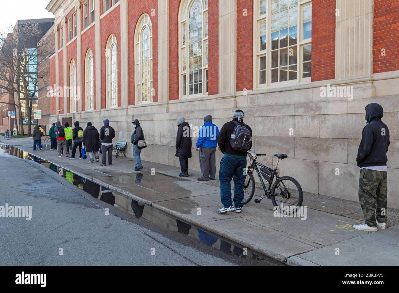 Homeless food line hi-res stock photography and images - Alamy
