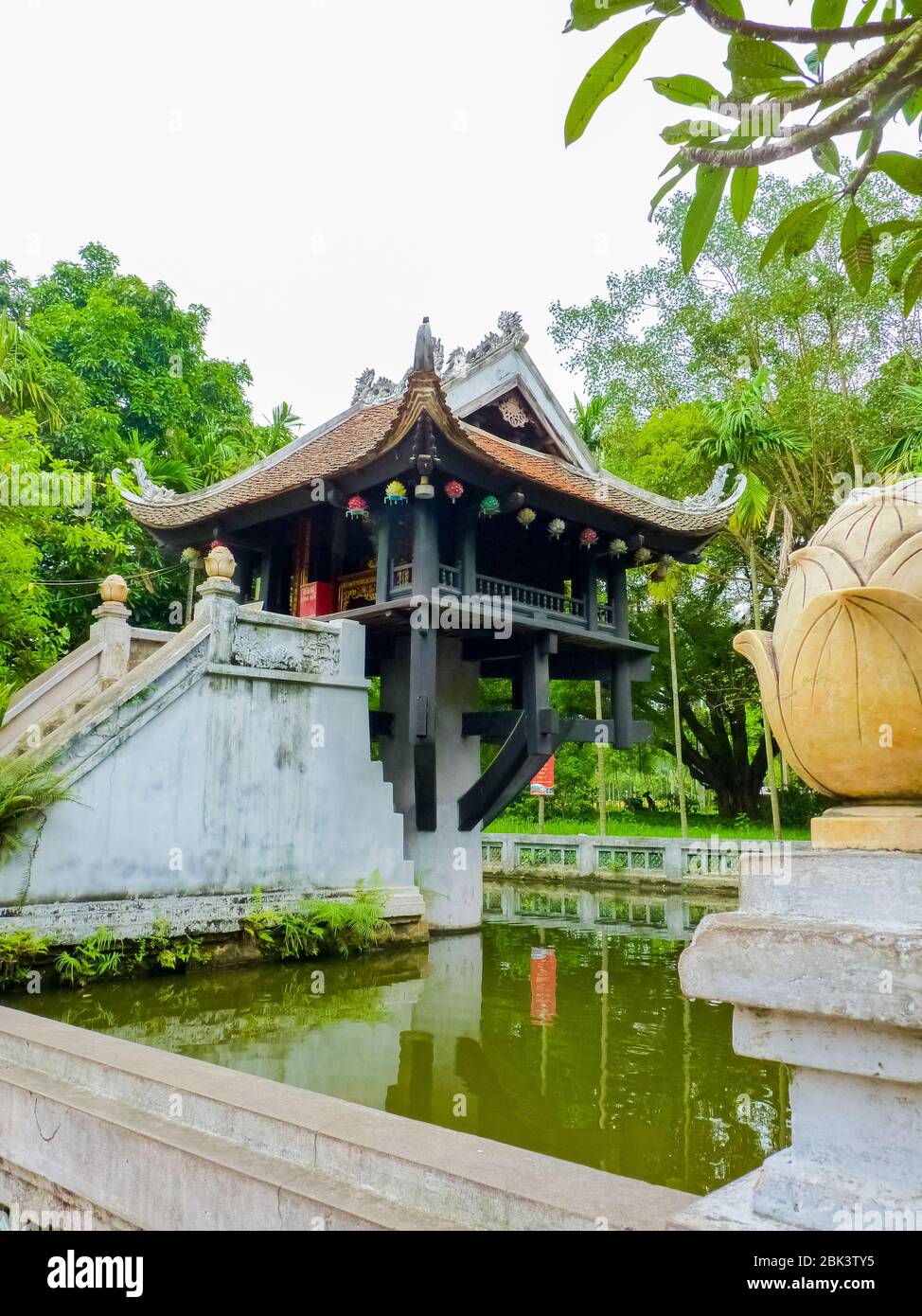 Chua Mot Cot Pagoda, Hanoi, Vietnam Stock Photo - Alamy