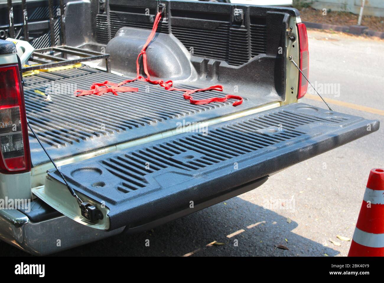 Open the tailgate at a pickup car Stock Photo - Alamy