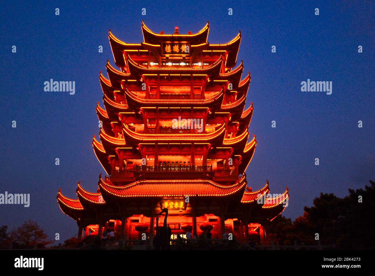 Night tower crane hi-res stock photography and images - Alamy