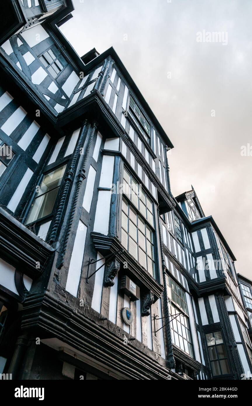 Timber framing tudor architecture hi-res stock photography and images ...