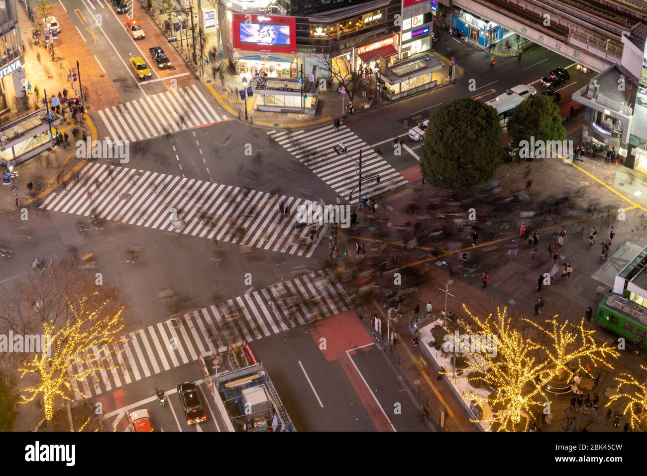 Scramble Crossing, Shibuya, Tokyo, Japan Stock Photo - Alamy