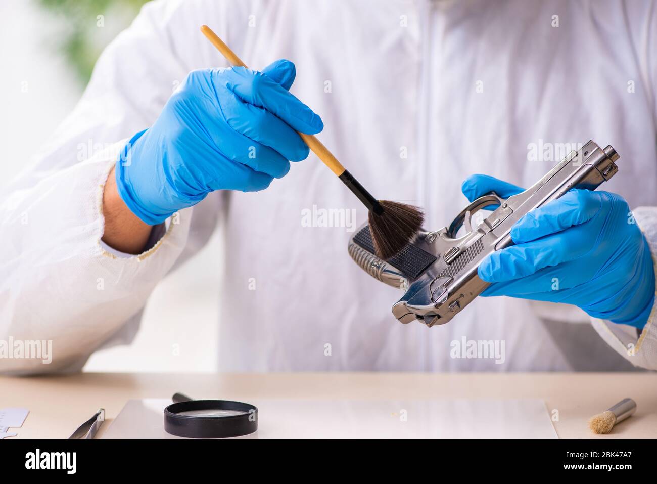 Forensics murder weapon dna hi-res stock photography and images - Alamy