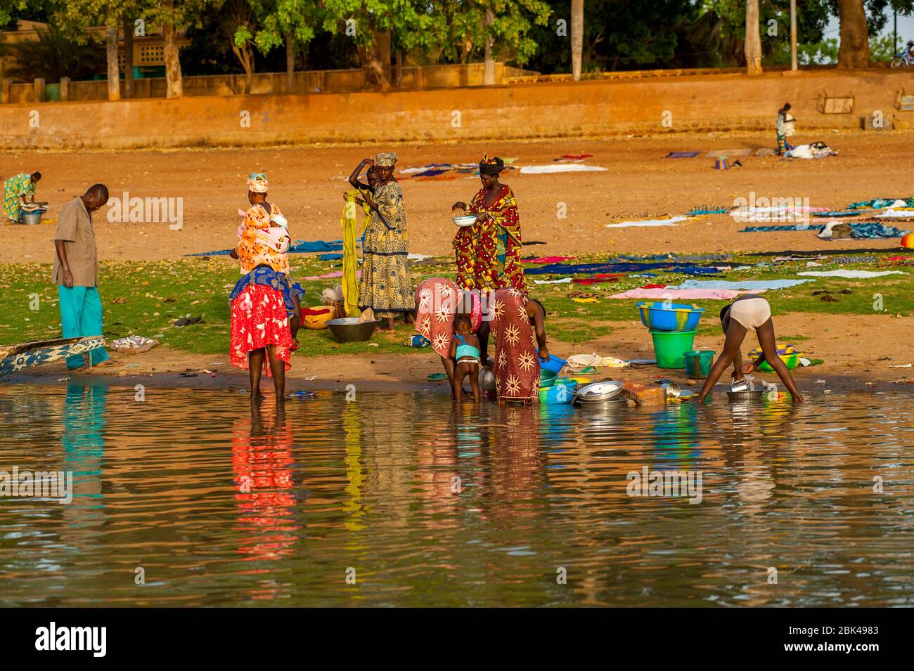 Women doing laundry on the shore of the Bani River in Mopti in Mali ...