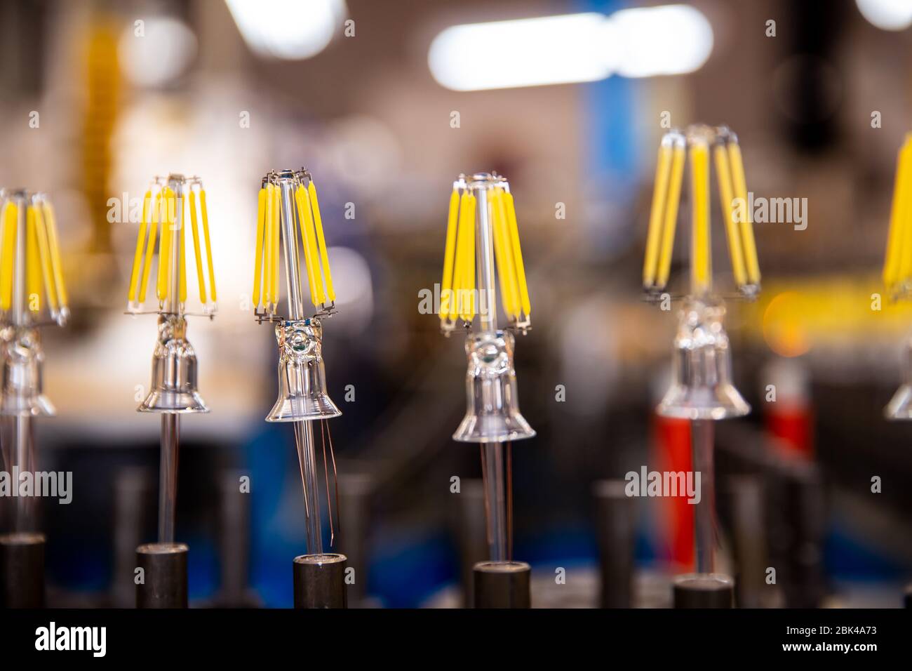 Automated workshop conveyor for production of glass lamps bulbs factory ...
