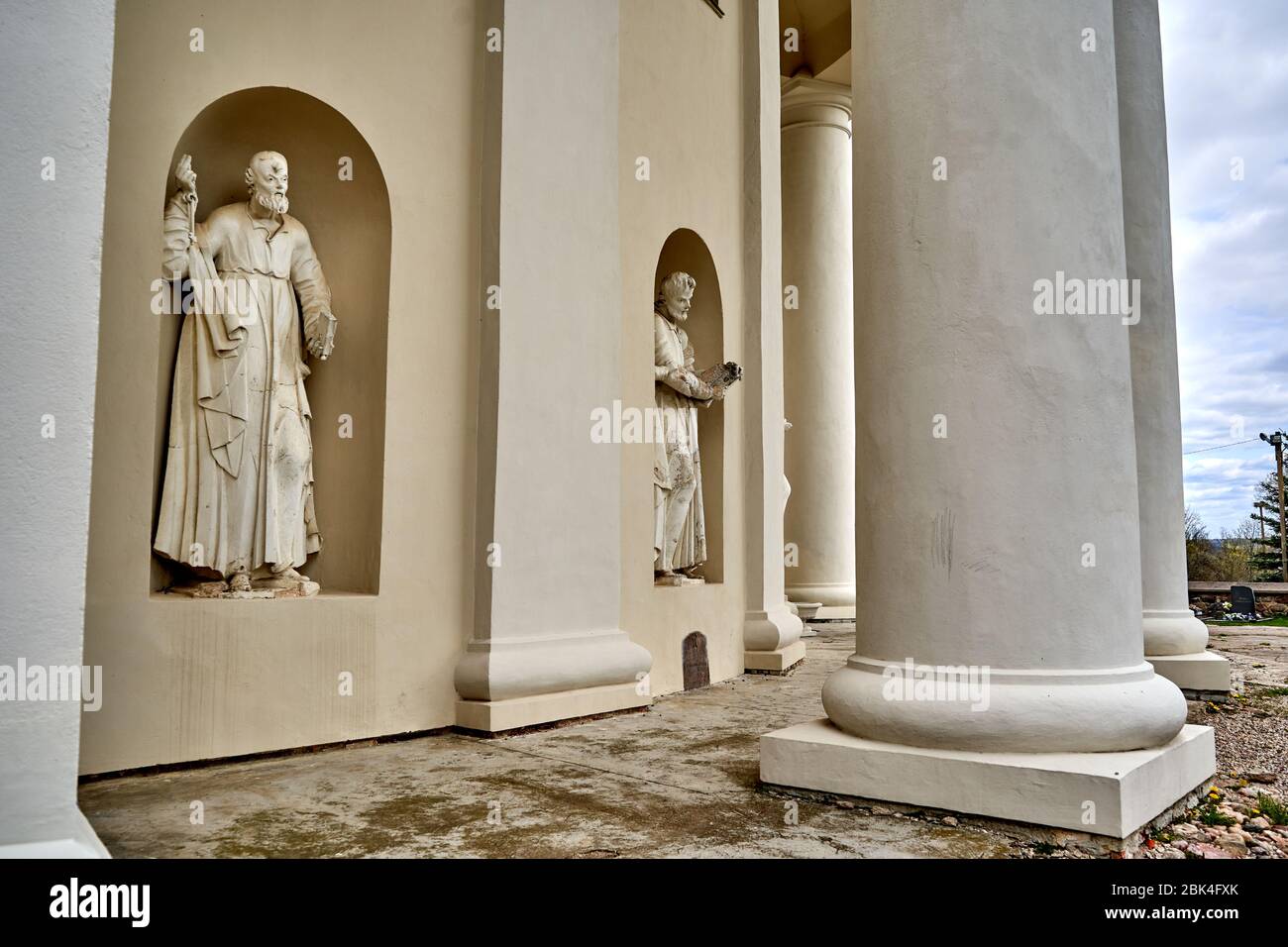 Church with pillars and sculptures in the wall Stock Photo - Alamy