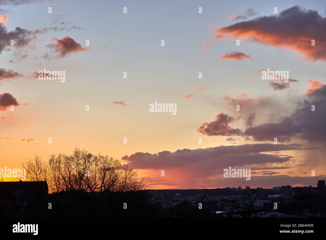 Yellow clouds city hi-res stock photography and images - Alamy