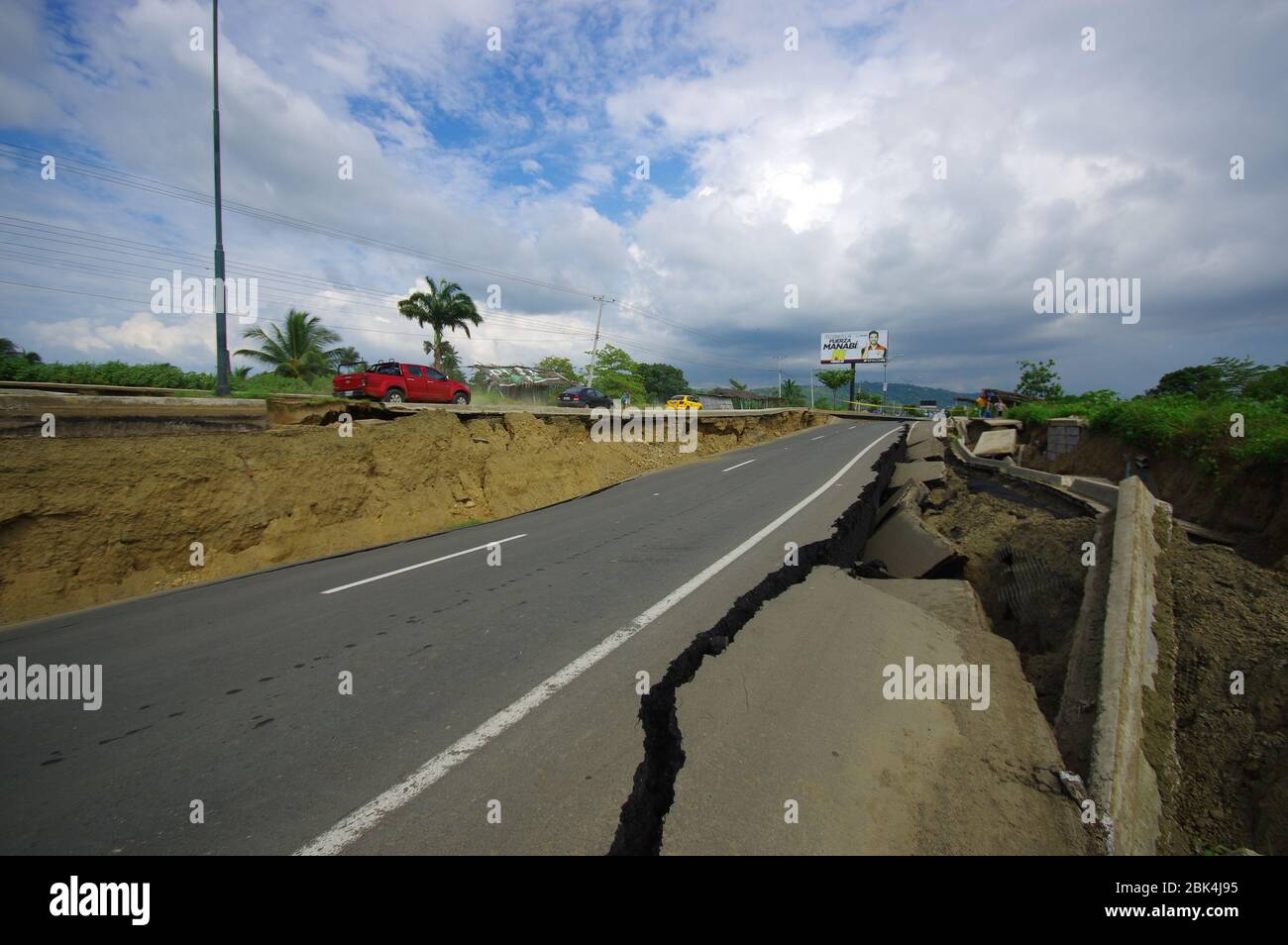 Cracked broken road after earthquake hi-res stock photography and ...