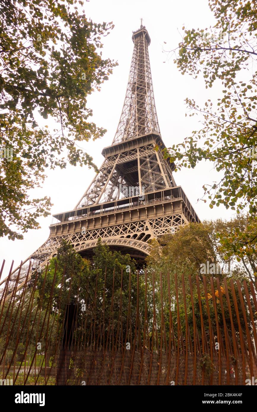 Paris wrought iron fence hi-res stock photography and images - Alamy