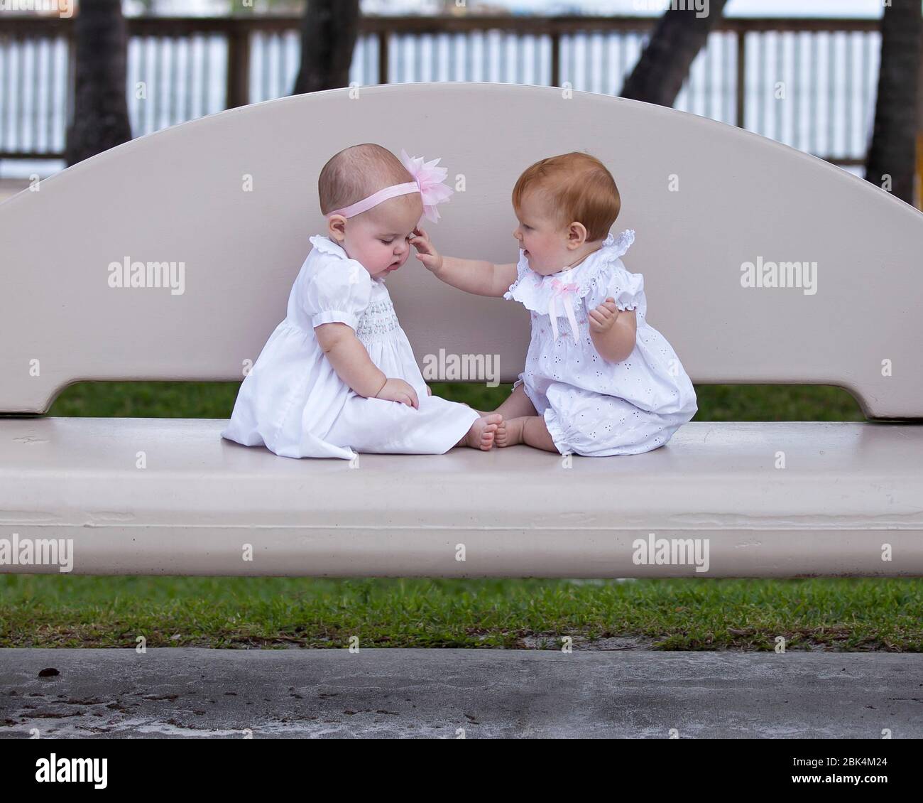 Babies crying hi-res stock photography and images - Alamy