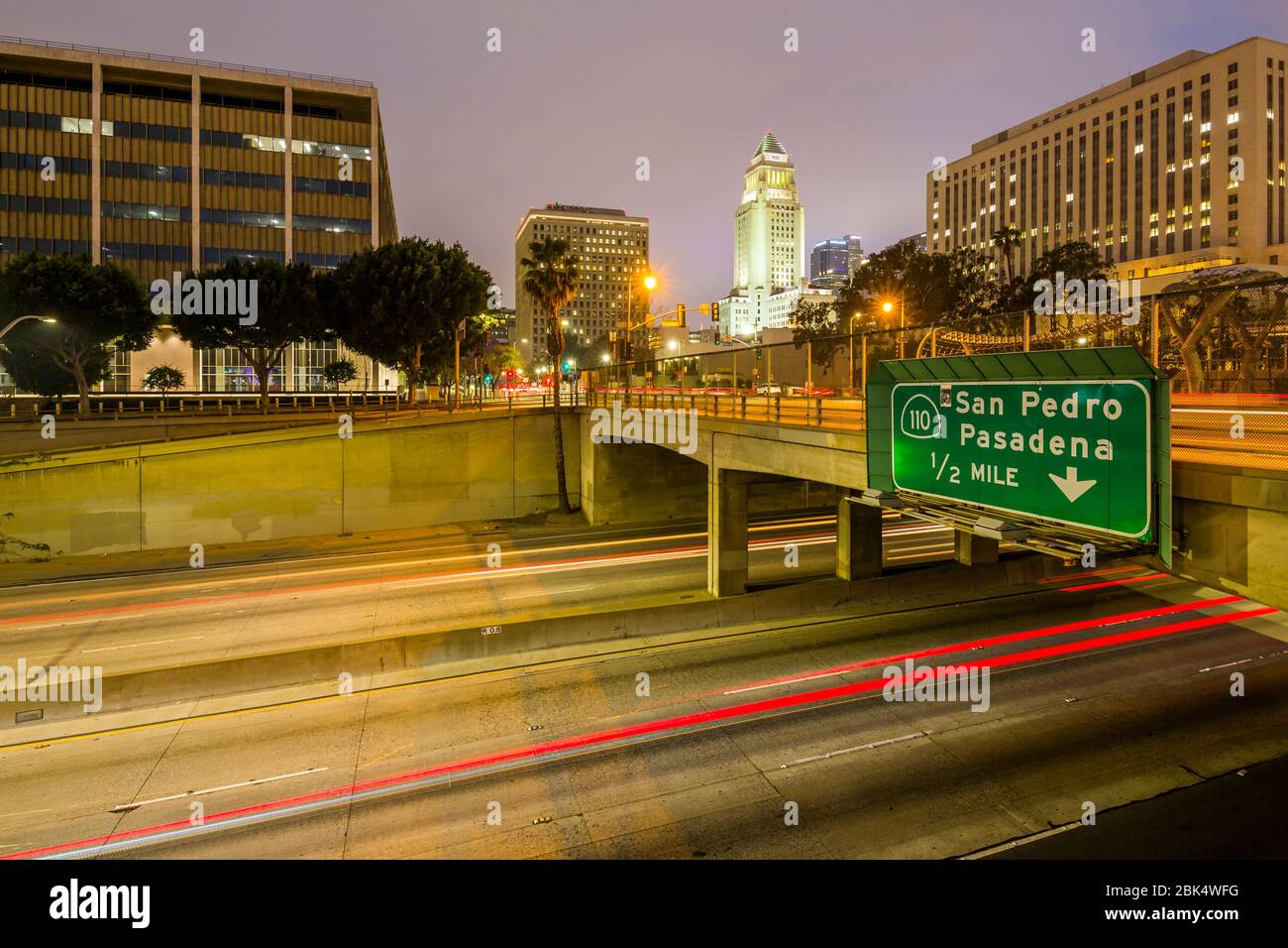 Highway running through city hi-res stock photography and images - Alamy