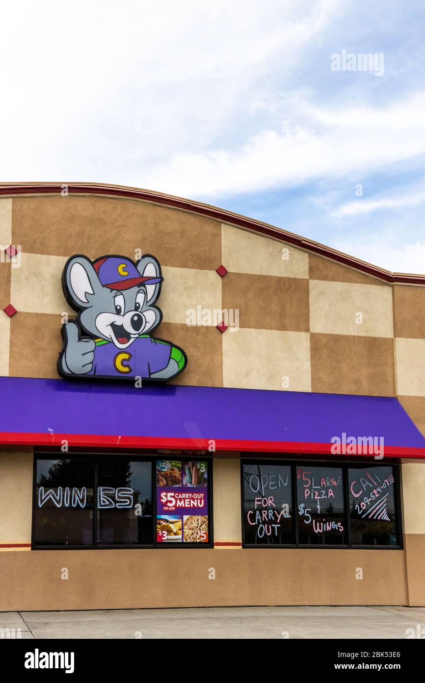 Chuck e cheese hi-res stock photography and images - Alamy