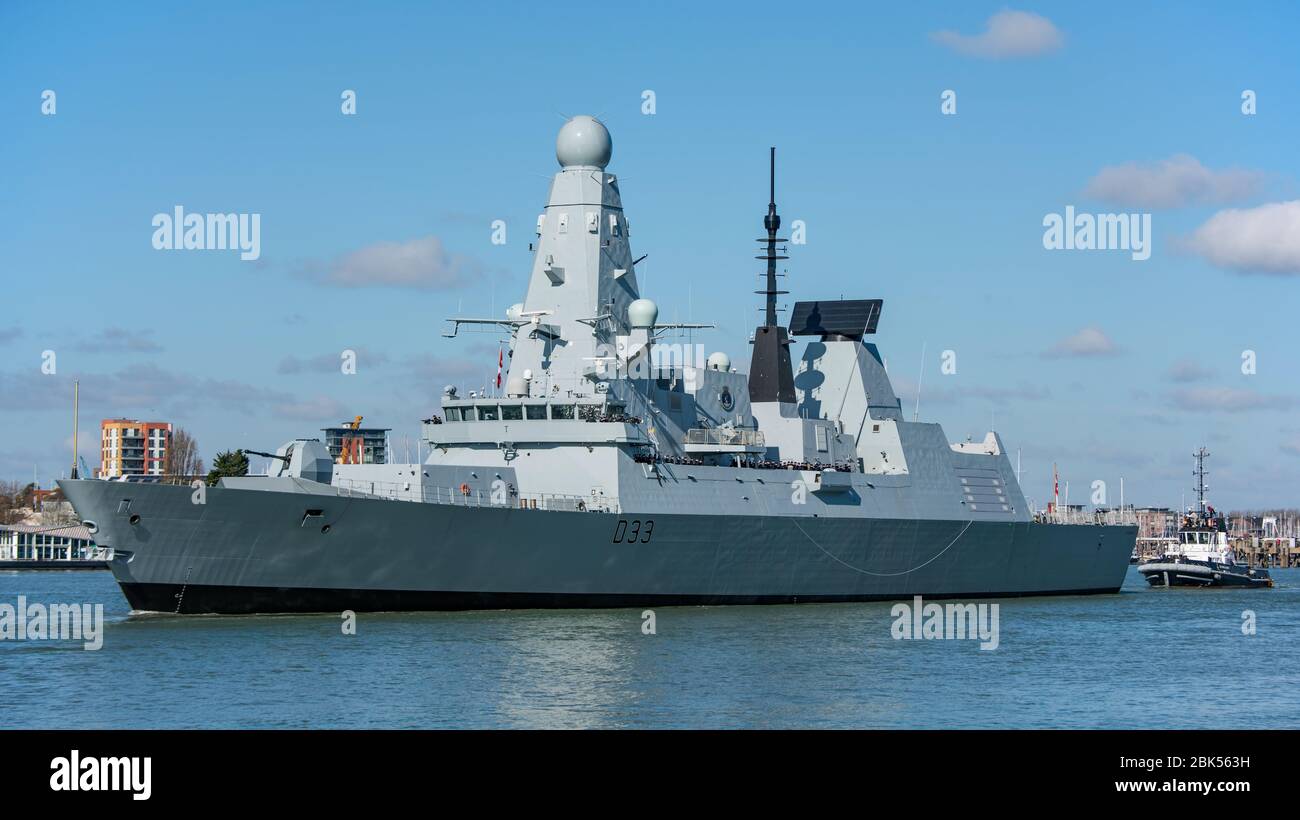 Type 45 destroyer hms dauntless hi-res stock photography and images - Alamy
