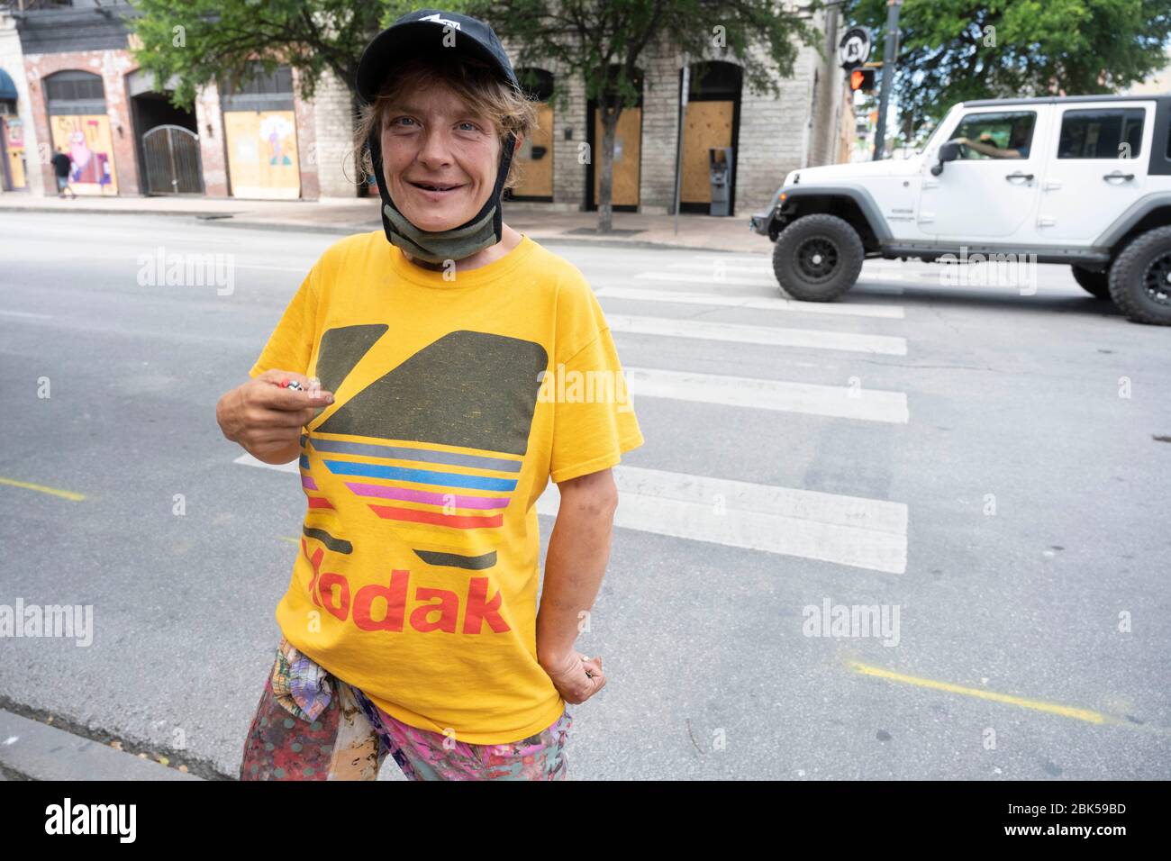 Homeless woman street hi-res stock photography and images - Alamy
