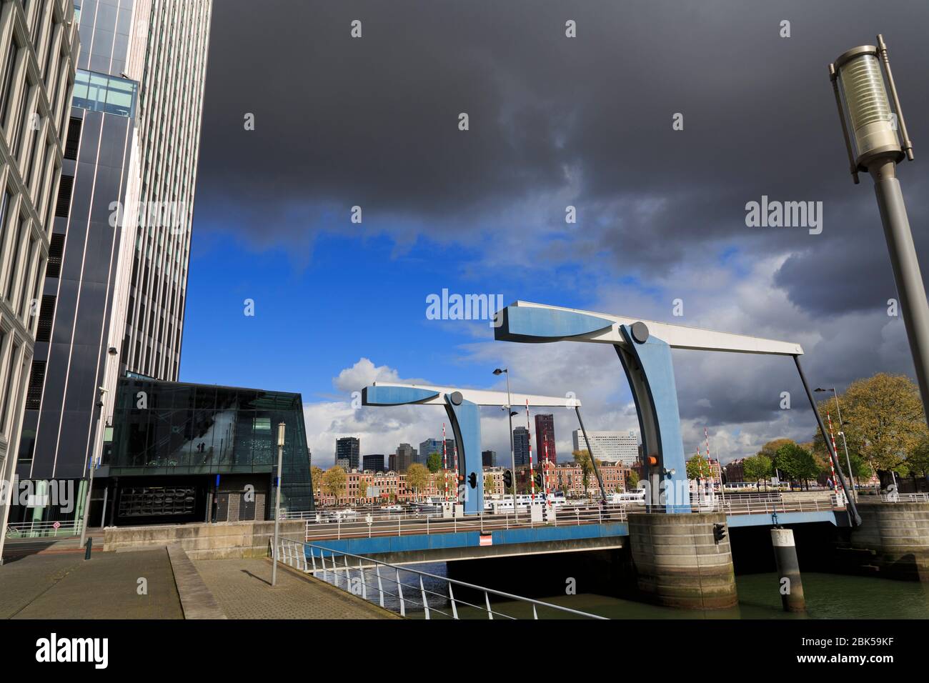 Draw bridge architecture hi-res stock photography and images - Alamy