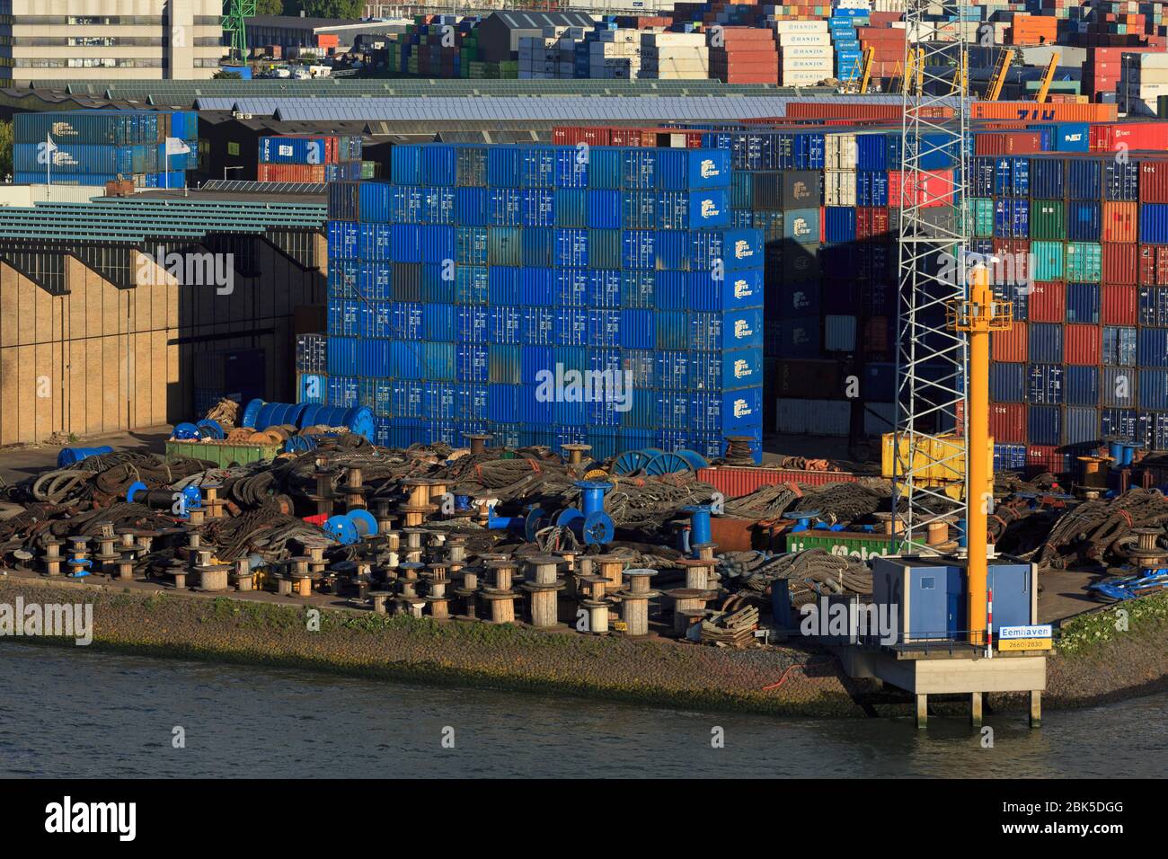 Shipping containers rotterdam hi-res stock photography and images - Alamy