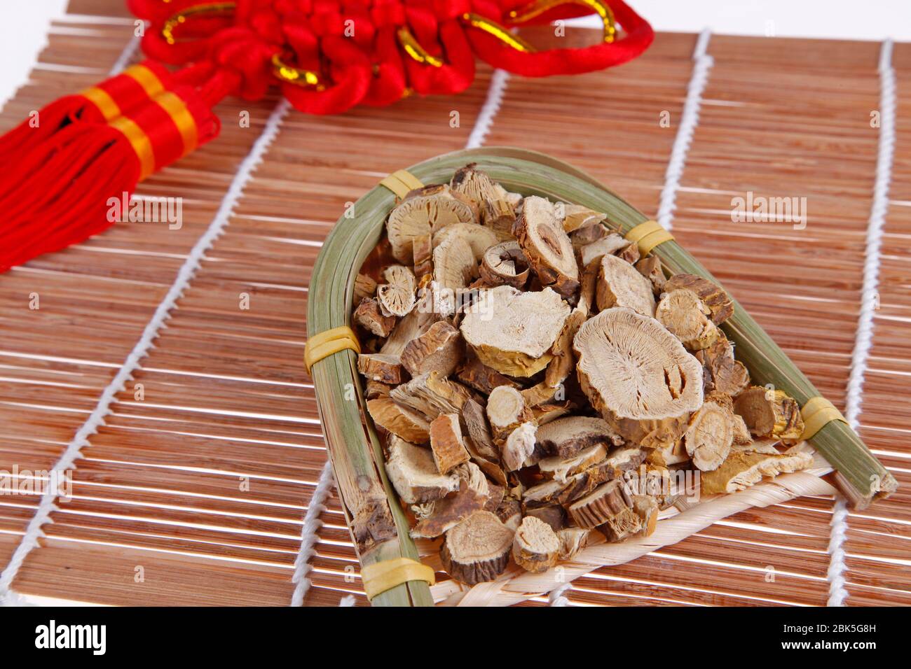 Lightyellow sophora root is a kind of traditional Chinese medicine ...