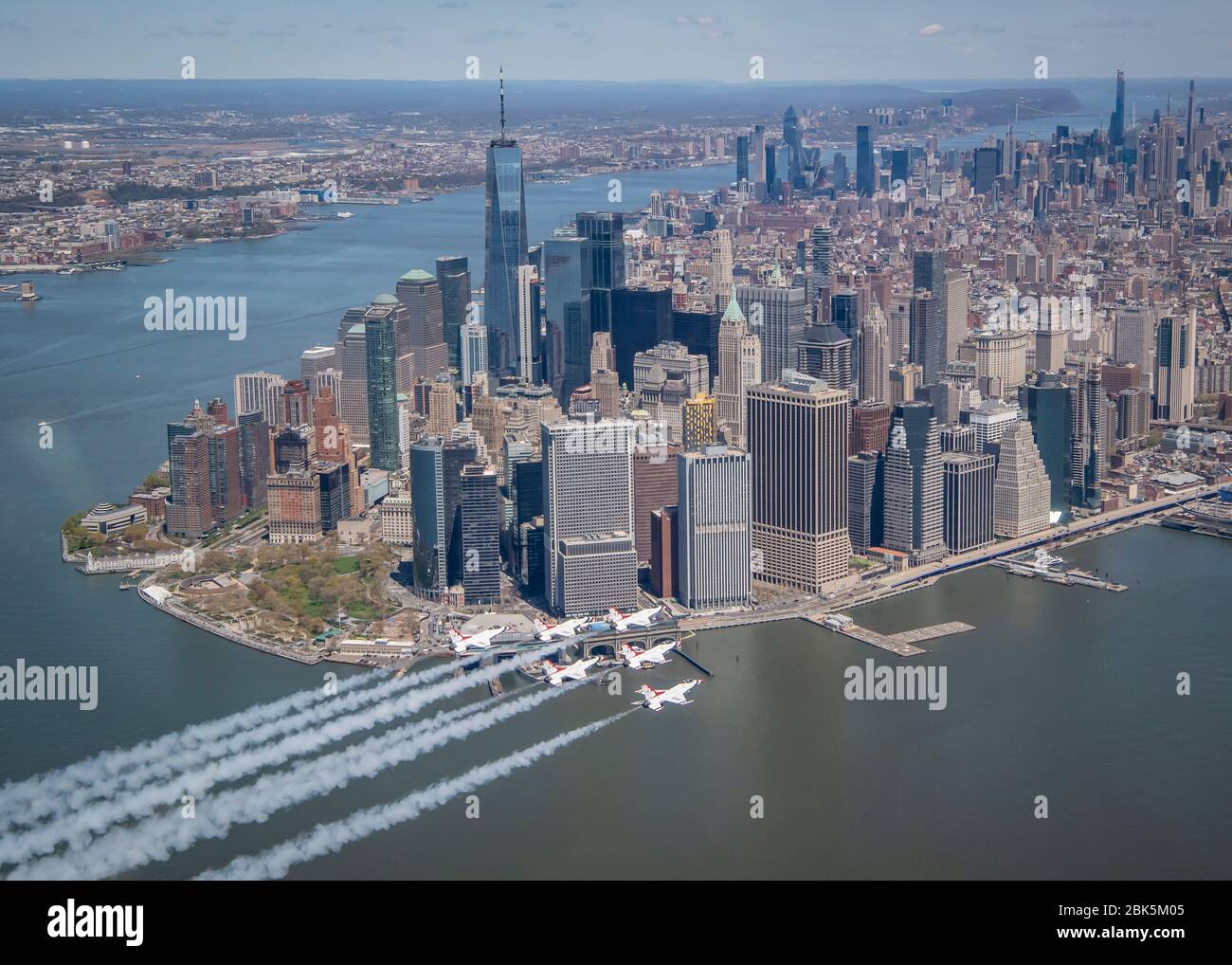New york flyover hi-res stock photography and images - Alamy