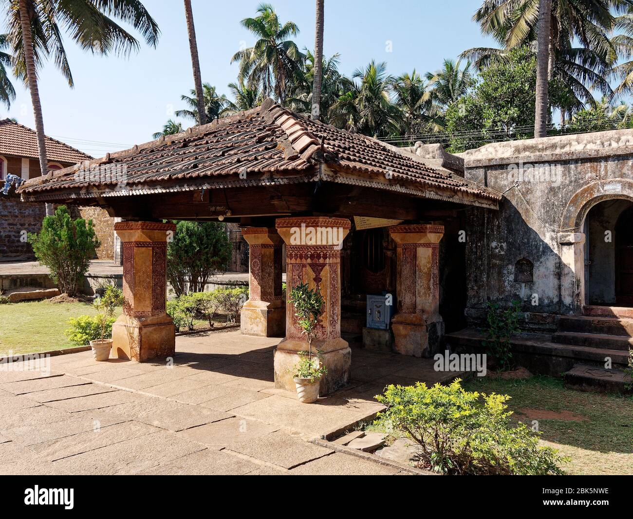 Tiled roof entrance for temple Stock Photo - Alamy