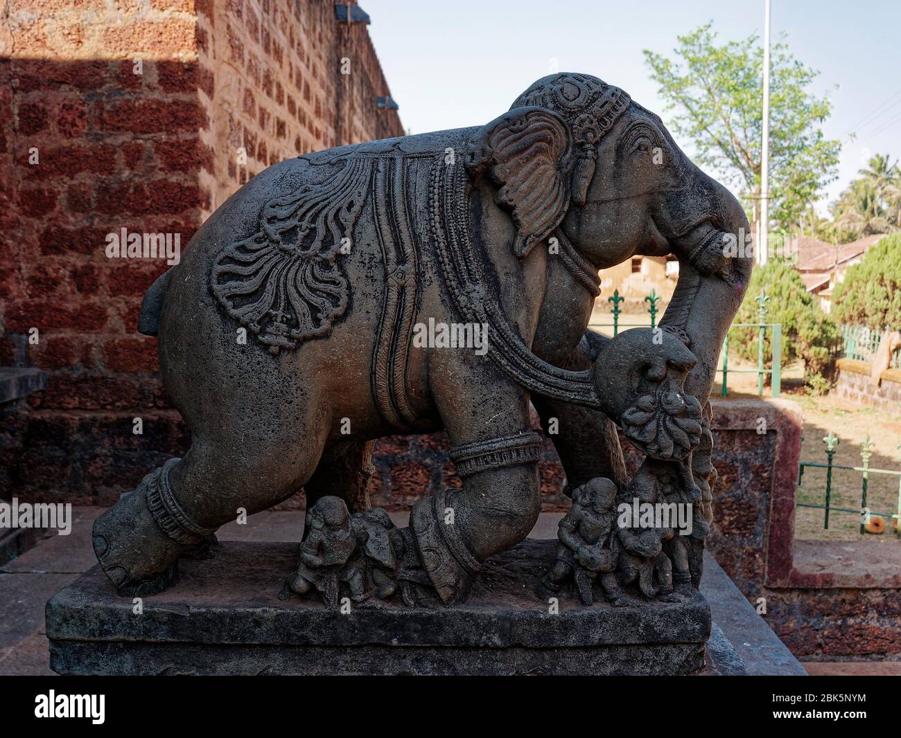 Statue of Elephant Stock Photo - Alamy