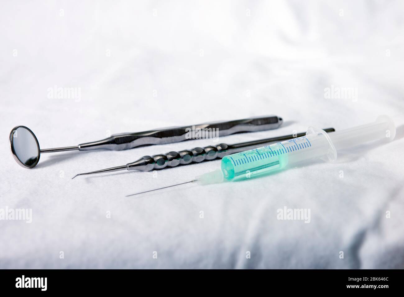 Dentist instruments hi-res stock photography and images - Alamy