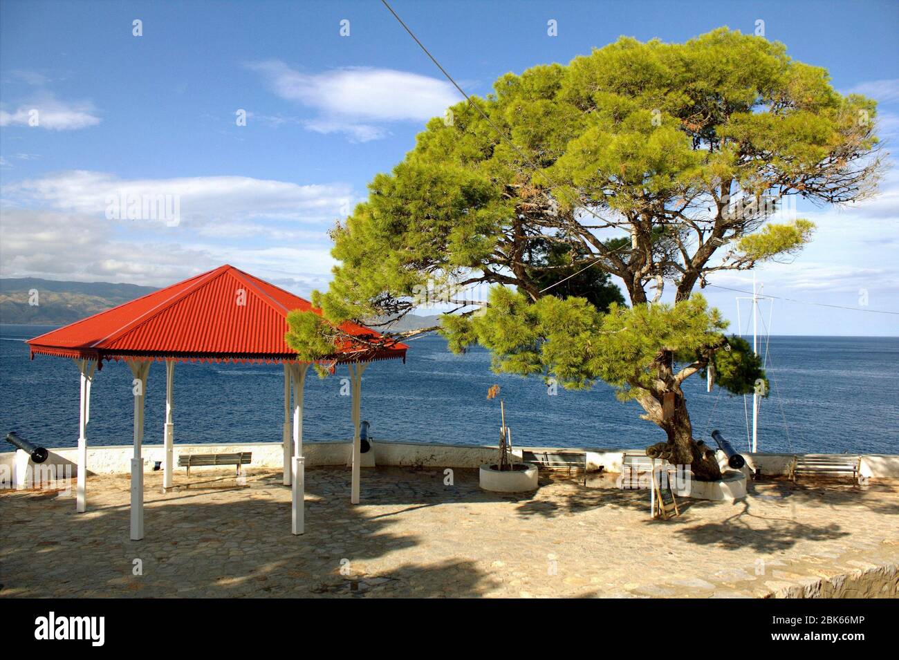 The Kiosk (Periptero) at Hydra island, Greece Stock Photo - Alamy