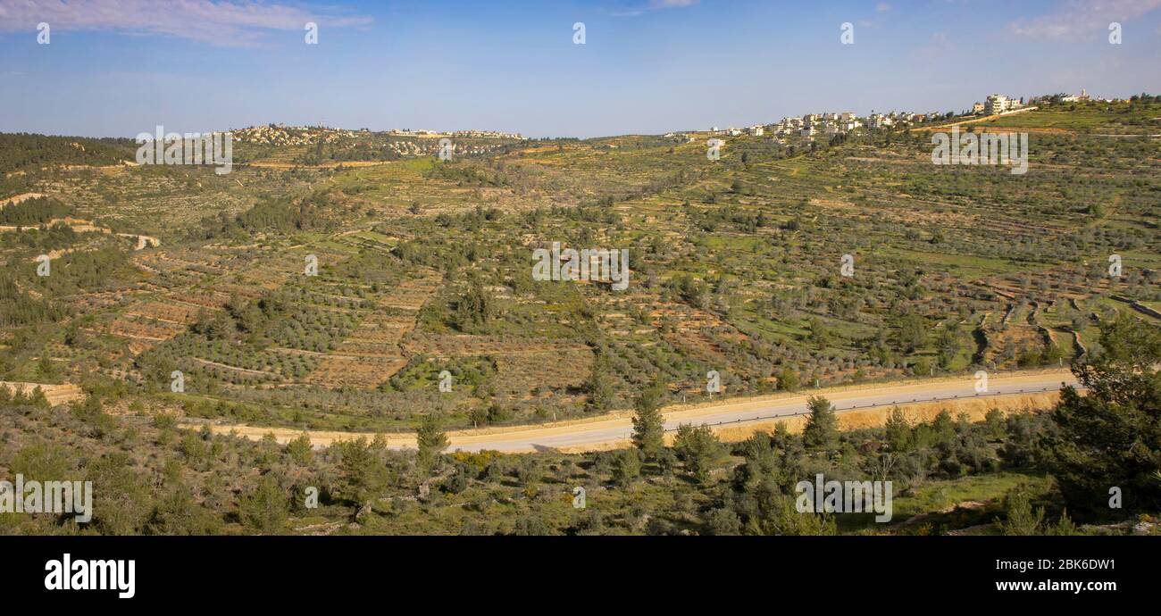The israeli town Har Adar in close proximity to the palestinian village ...