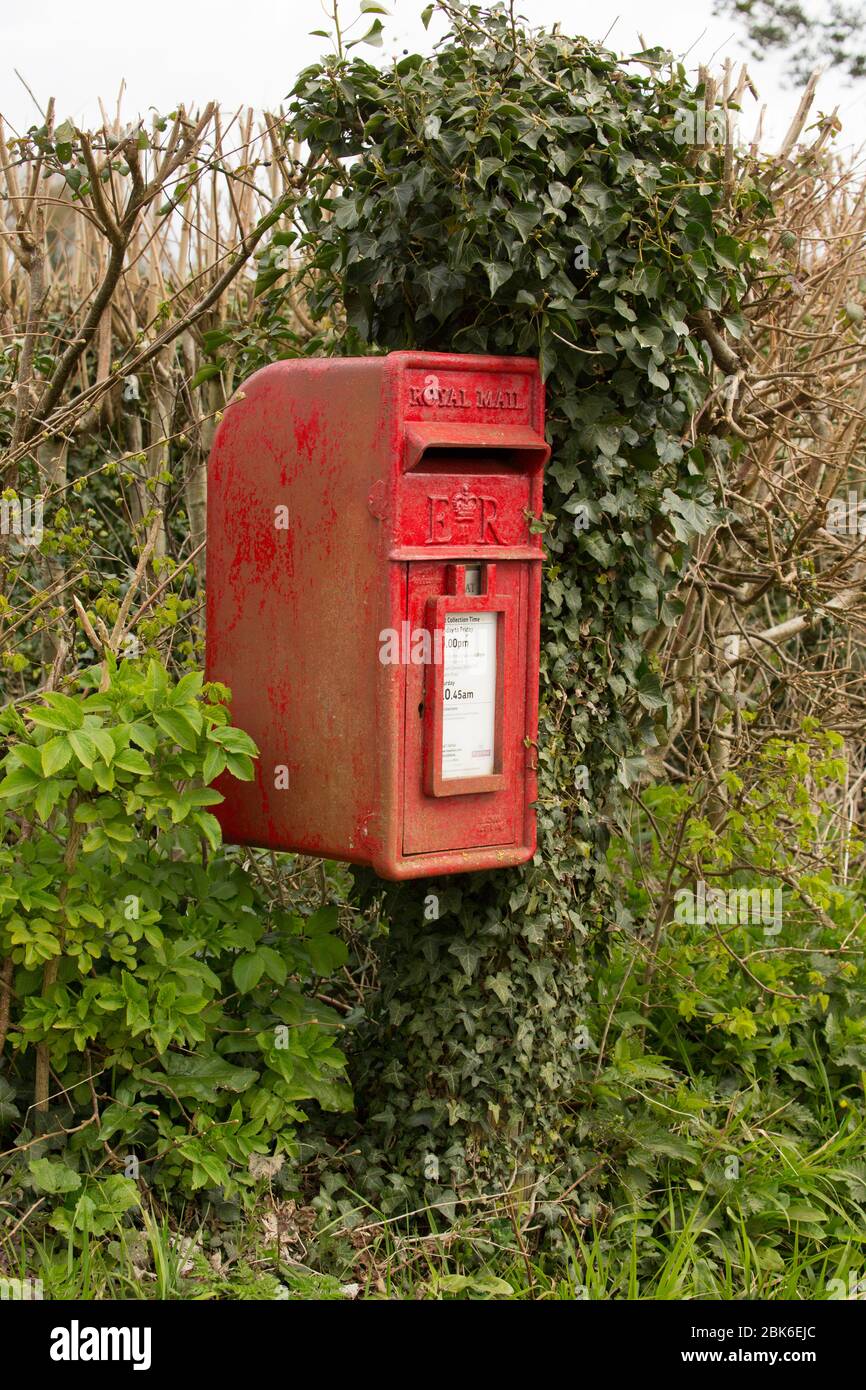 Rural post box hi-res stock photography and images - Alamy