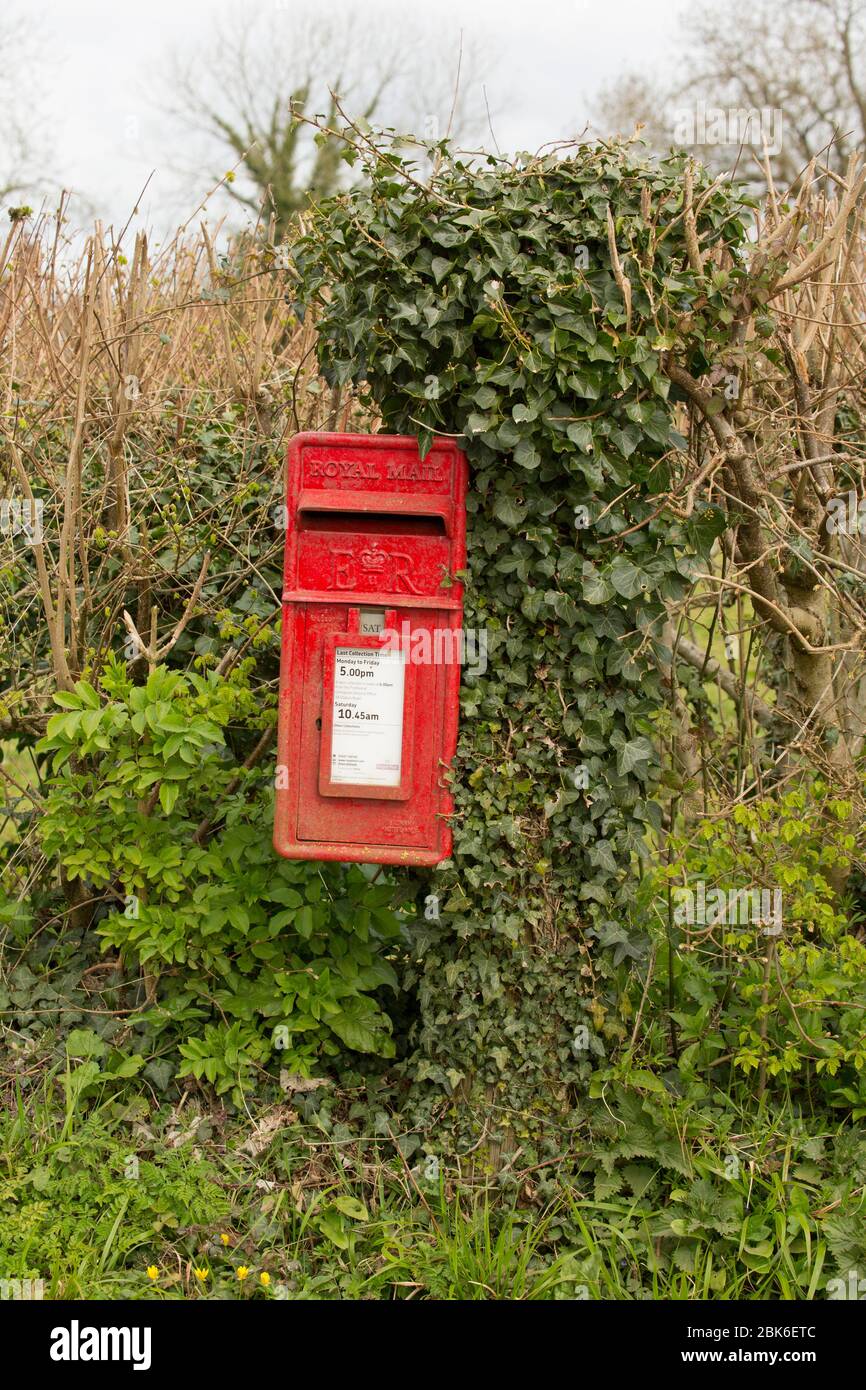 Rural post box hi-res stock photography and images - Alamy