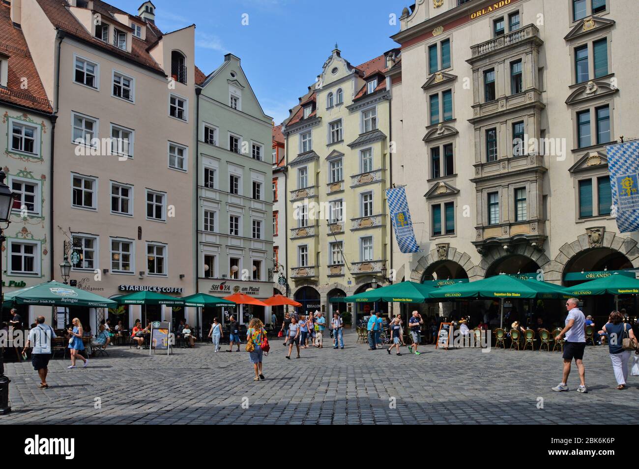 Buildings munich hi-res stock photography and images - Alamy