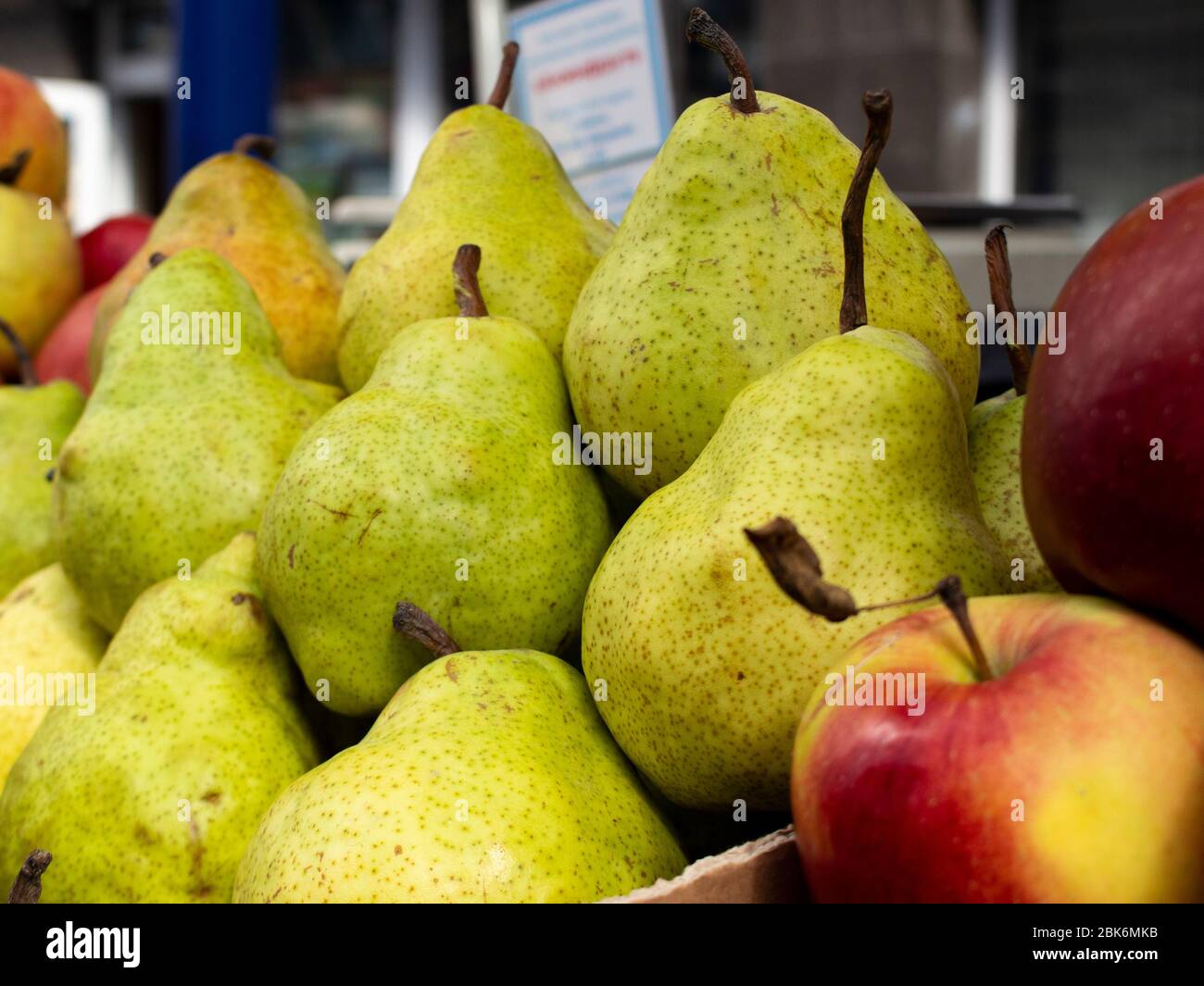 Cartons of pears hi-res stock photography and images - Alamy