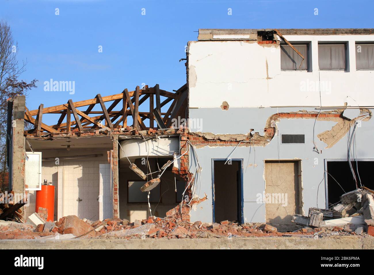 Demolition of an old building Stock Photo - Alamy