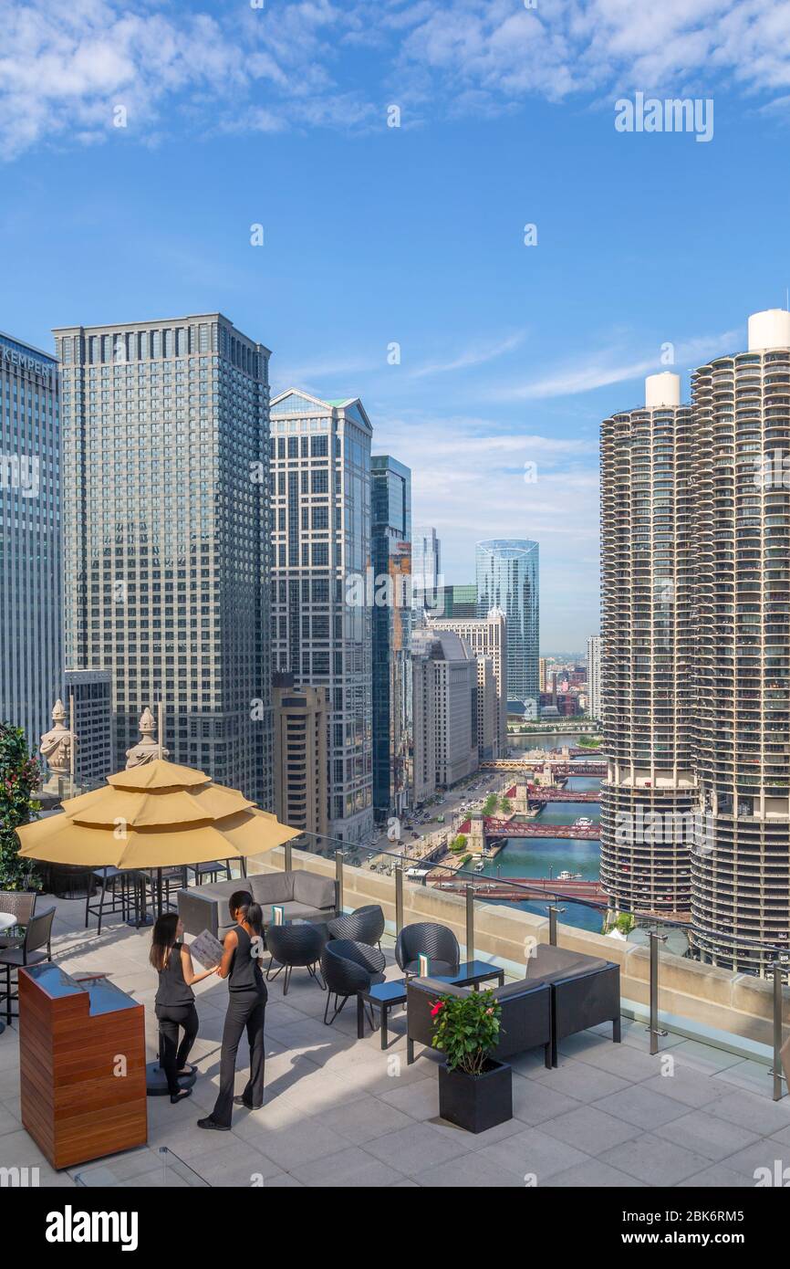 Chicago rooftop view hi-res stock photography and images - Alamy