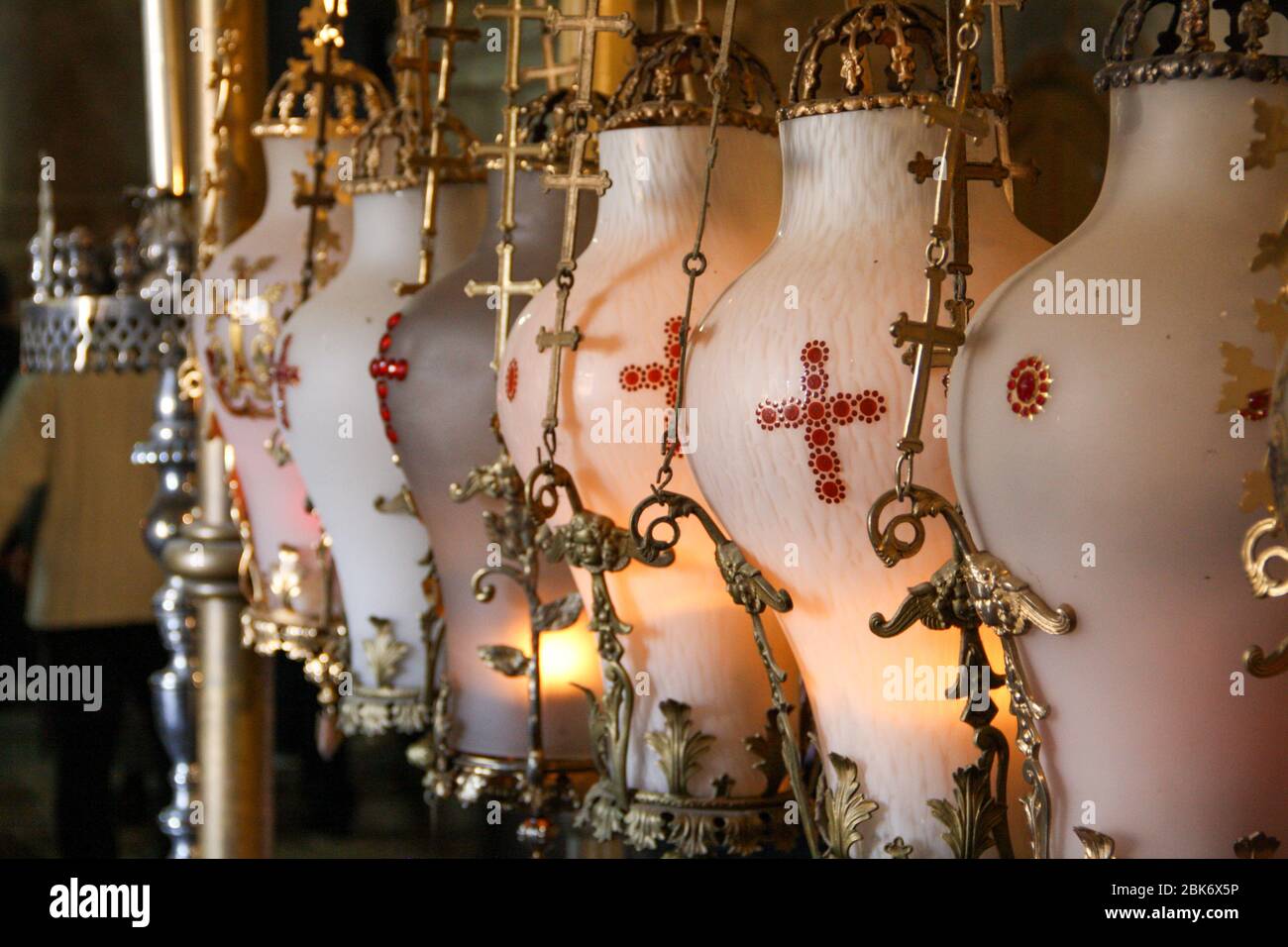 Holy sepulchre jerusalem cross hi-res stock photography and images - Alamy
