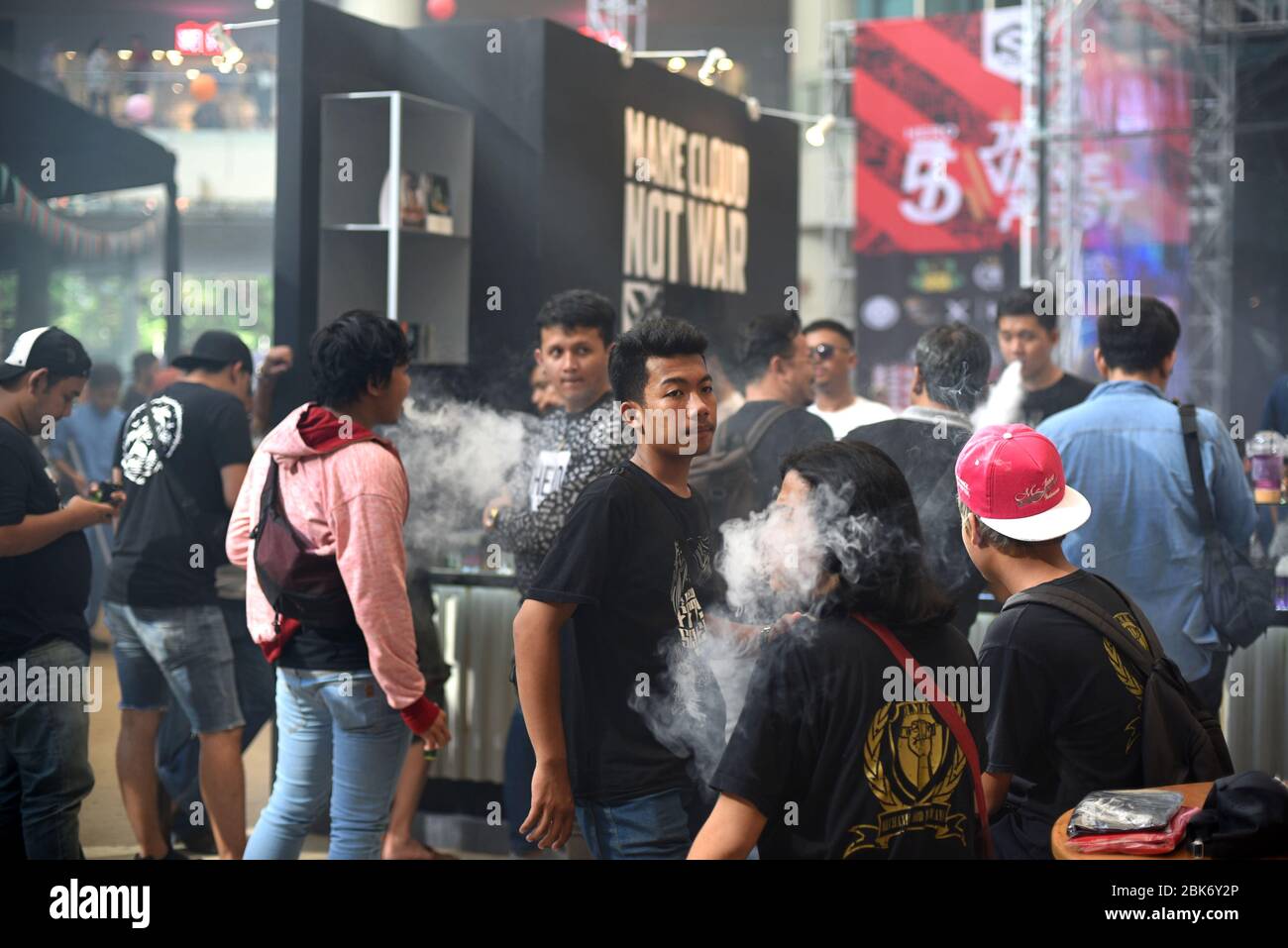 Crowds during the 2018 VapeFest in South Jakarta, Special Capital ...