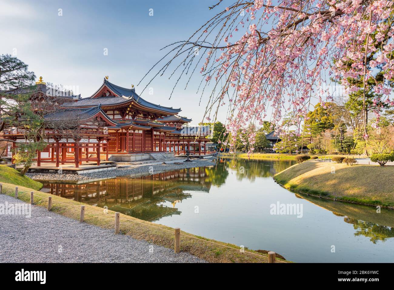 Byodoin temples hi-res stock photography and images - Alamy
