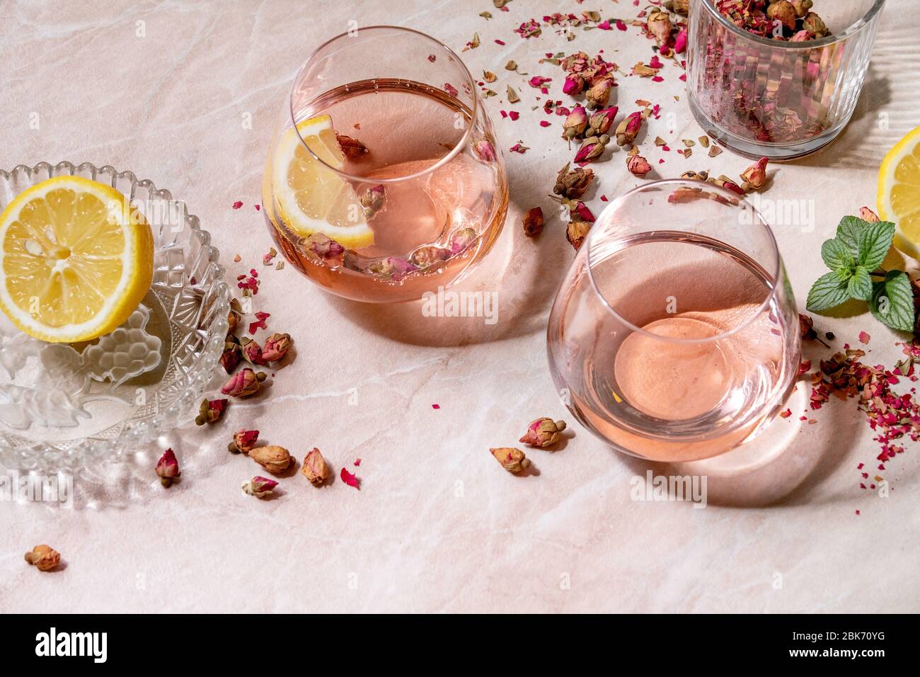 Rose sparkling lemonade hi-res stock photography and images - Alamy