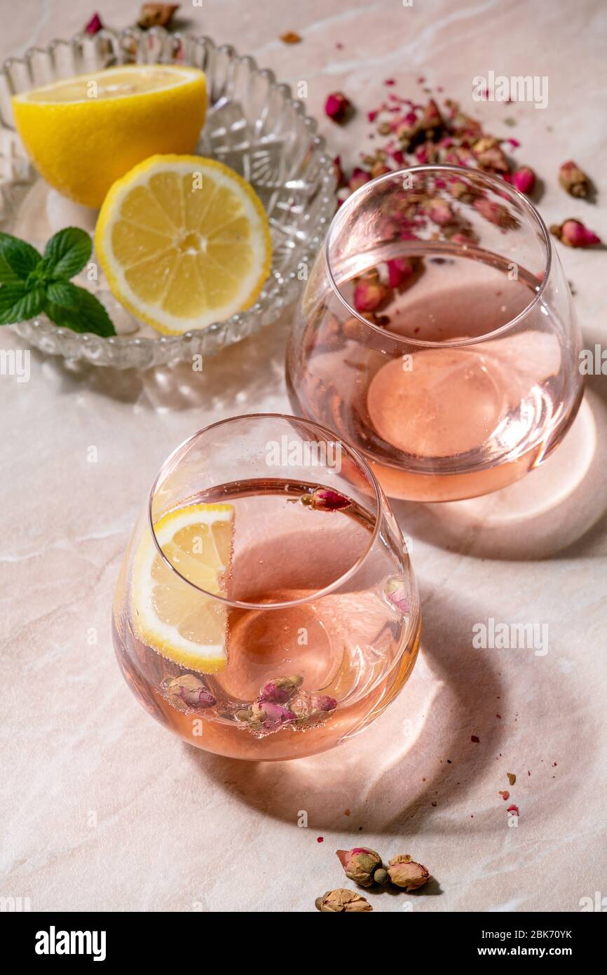 Rose sparkling lemonade hi-res stock photography and images - Alamy