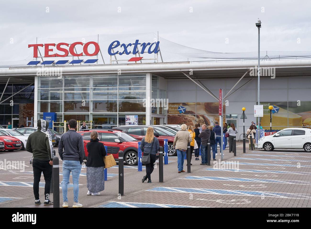 Counting customers hi-res stock photography and images - Alamy