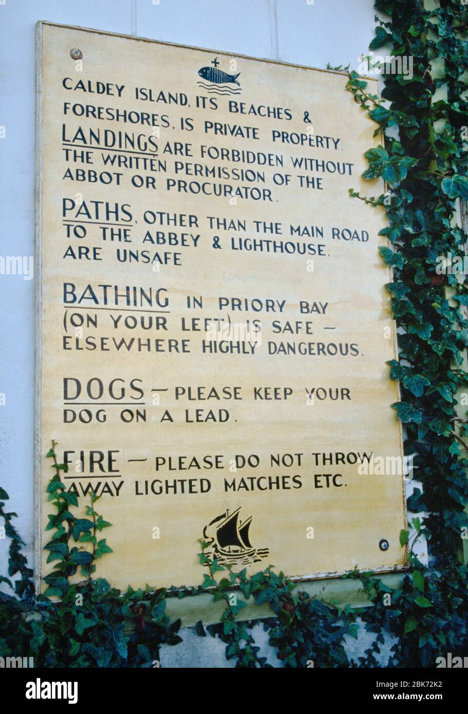 Sign signs information bulletin board hi-res stock photography and ...