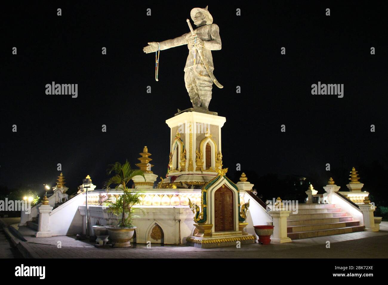statue of Chao Anouvong in vientiane (laos Stock Photo - Alamy