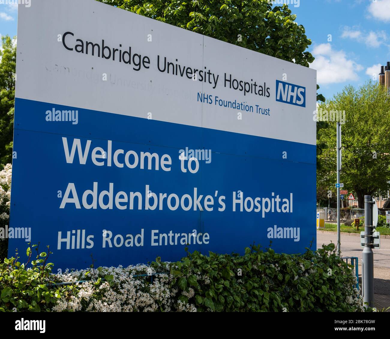 Cambridge, uk, 02-05-2020,entrance sign for Cambridge University ...