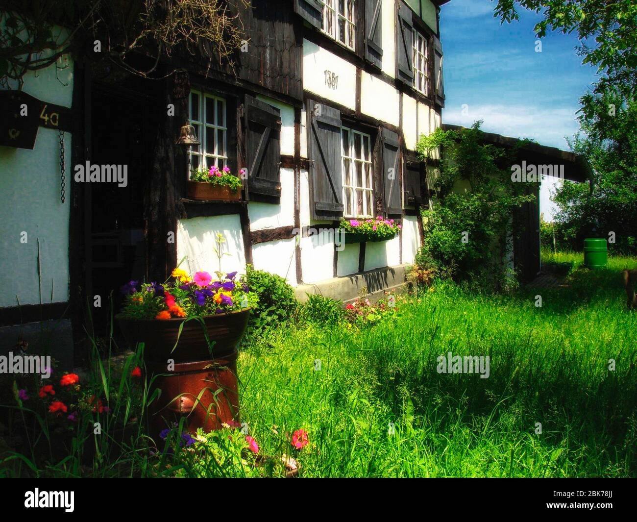 Garden old german farmhouse hi-res stock photography and images - Alamy