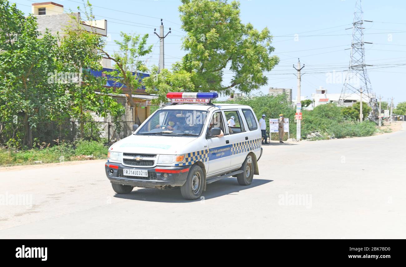 Indian police vehicle hi-res stock photography and images - Alamy