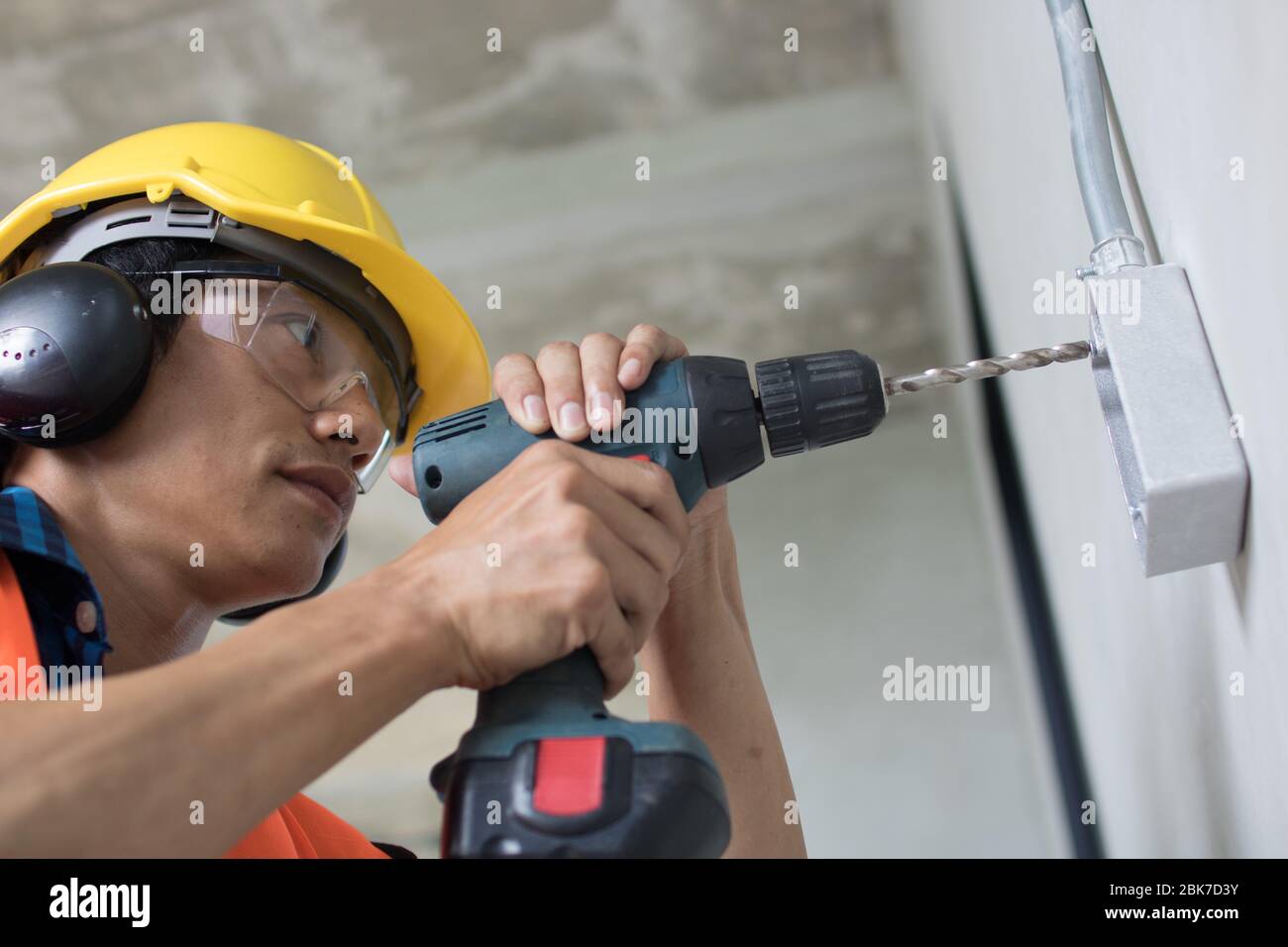 Unscrew hi-res stock photography and images - Alamy