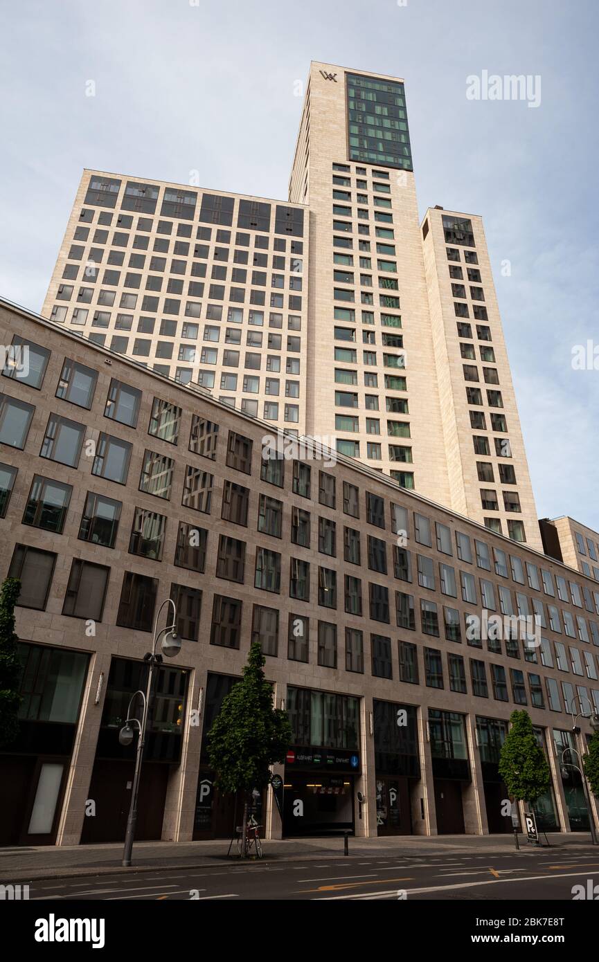 Hotel High Rise Building Facade High Resolution Stock Photography and ...